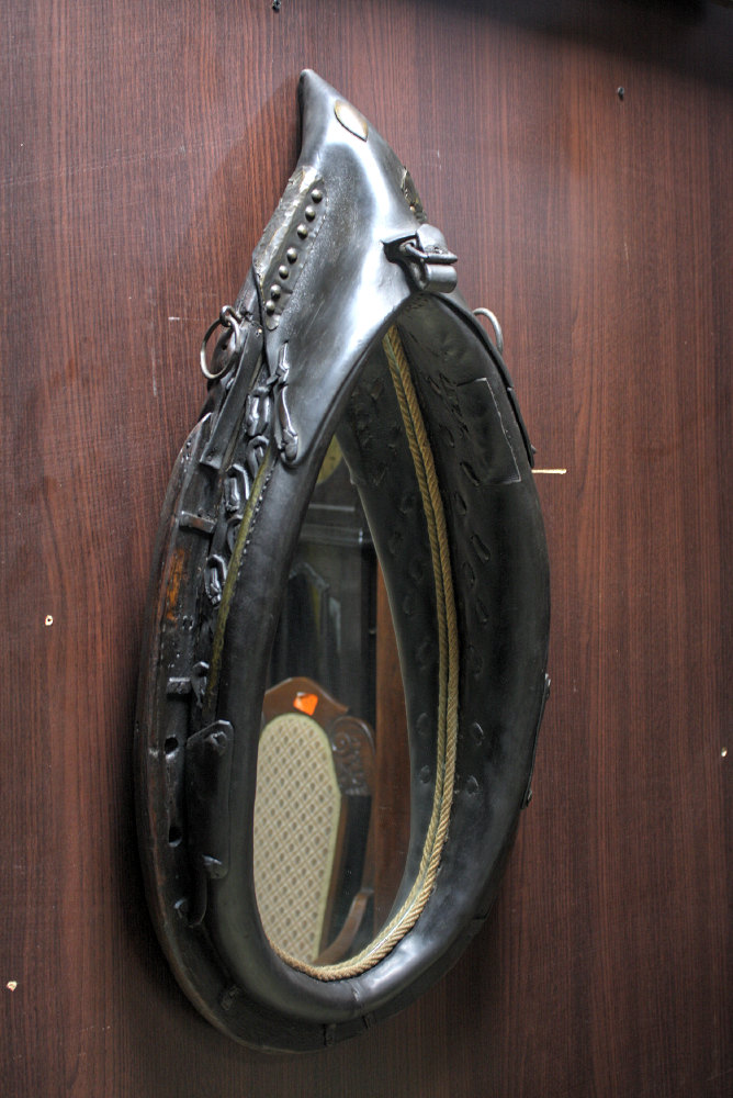 LUSTRO OPRAWIONE W HOMONTO